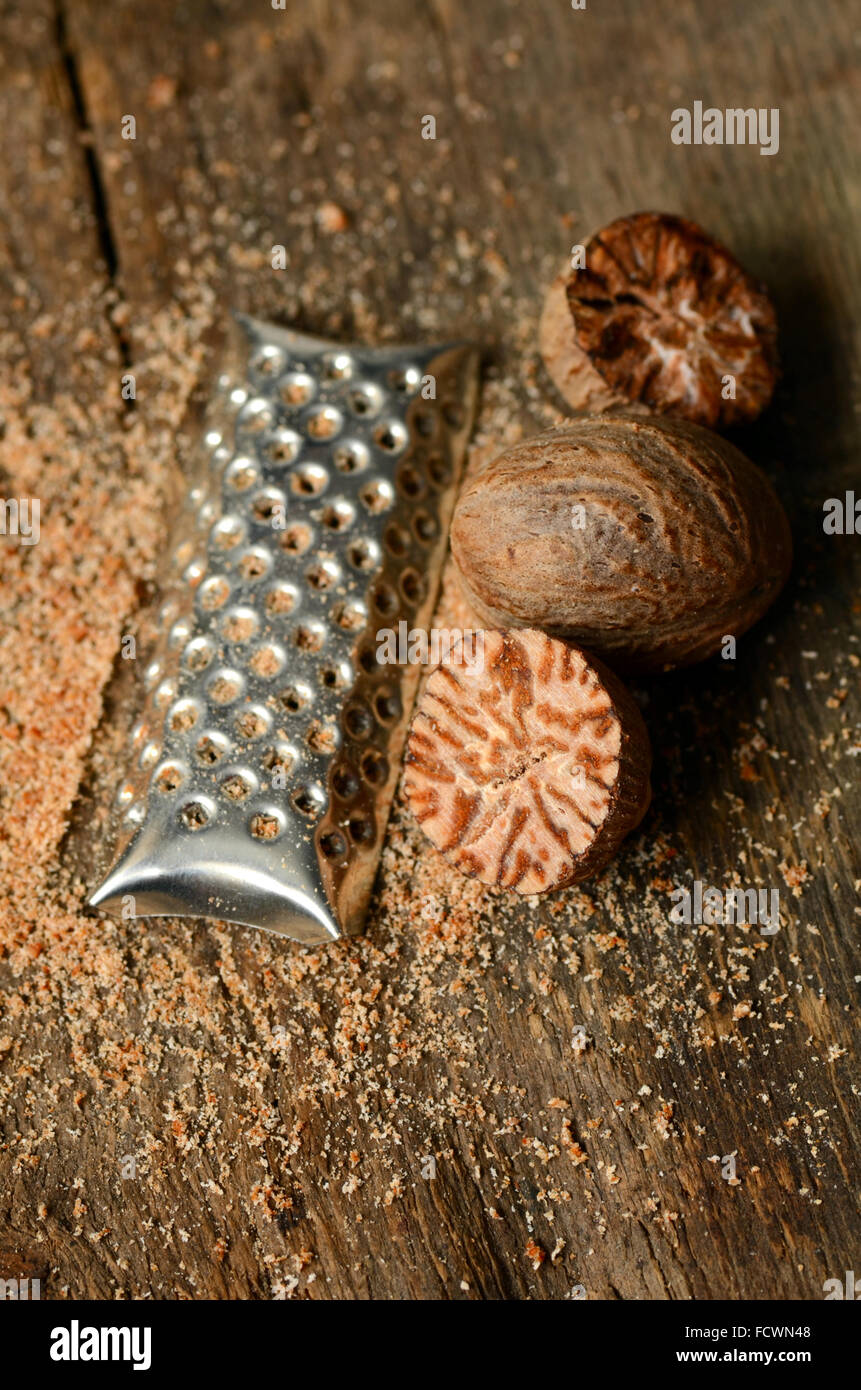 Nutmeg hi-res stock photography and images - Alamy