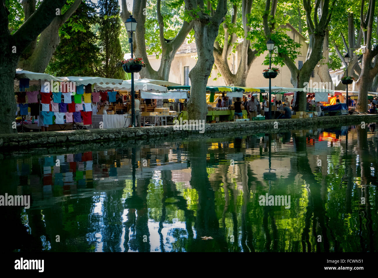 Cucuron market, Provence Stock Photo - Alamy