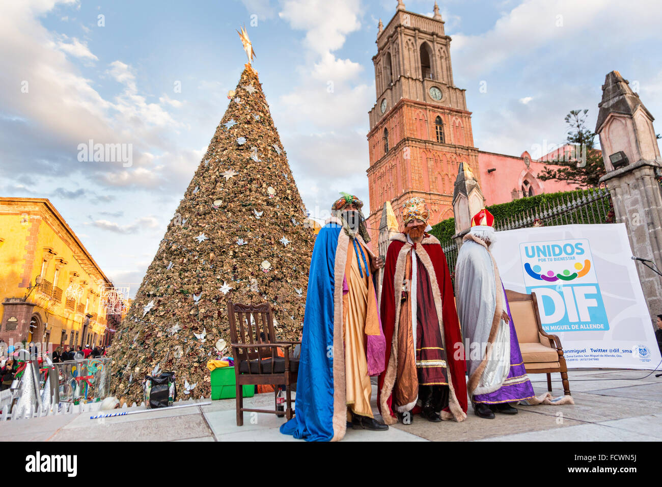 Three Kings stand together during El Dia de Reyes in the historic ...