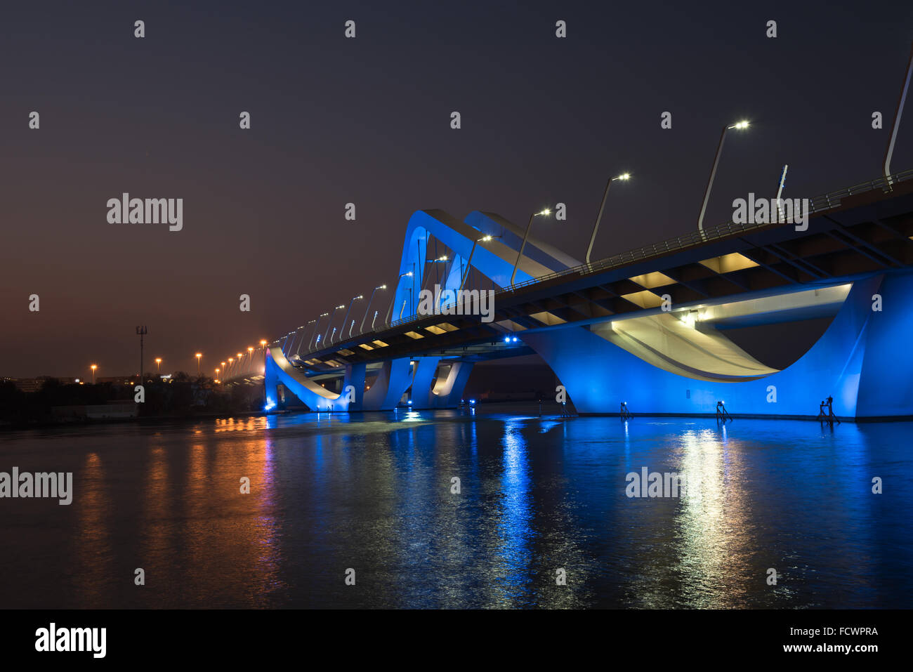 Sheikh Zayed Bridge at night, Abu Dhabi, United Arab Emirates Stock ...