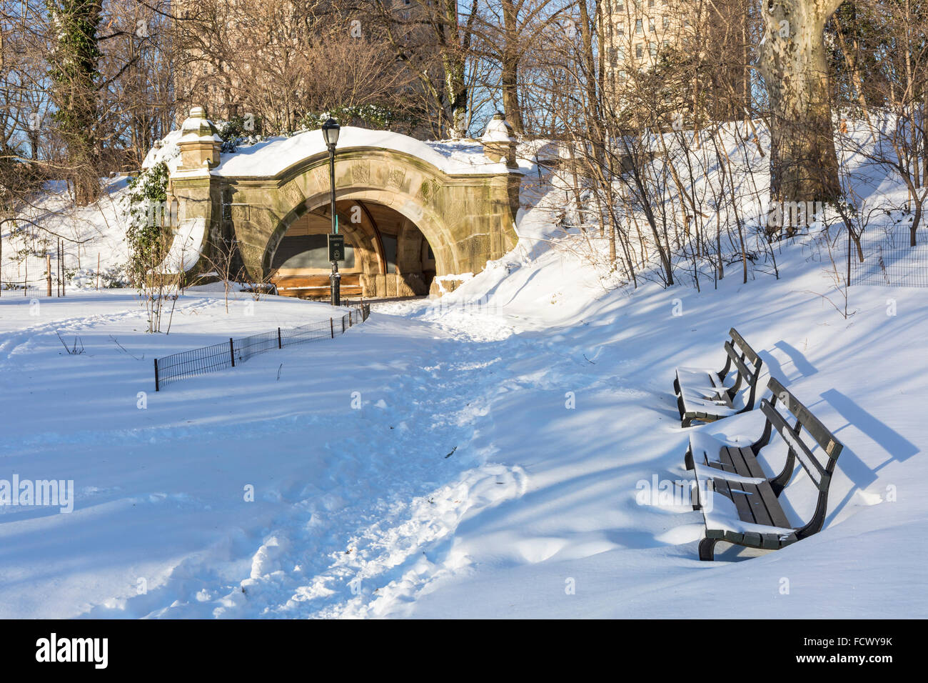 Snow and arch hi-res stock photography and images - Alamy