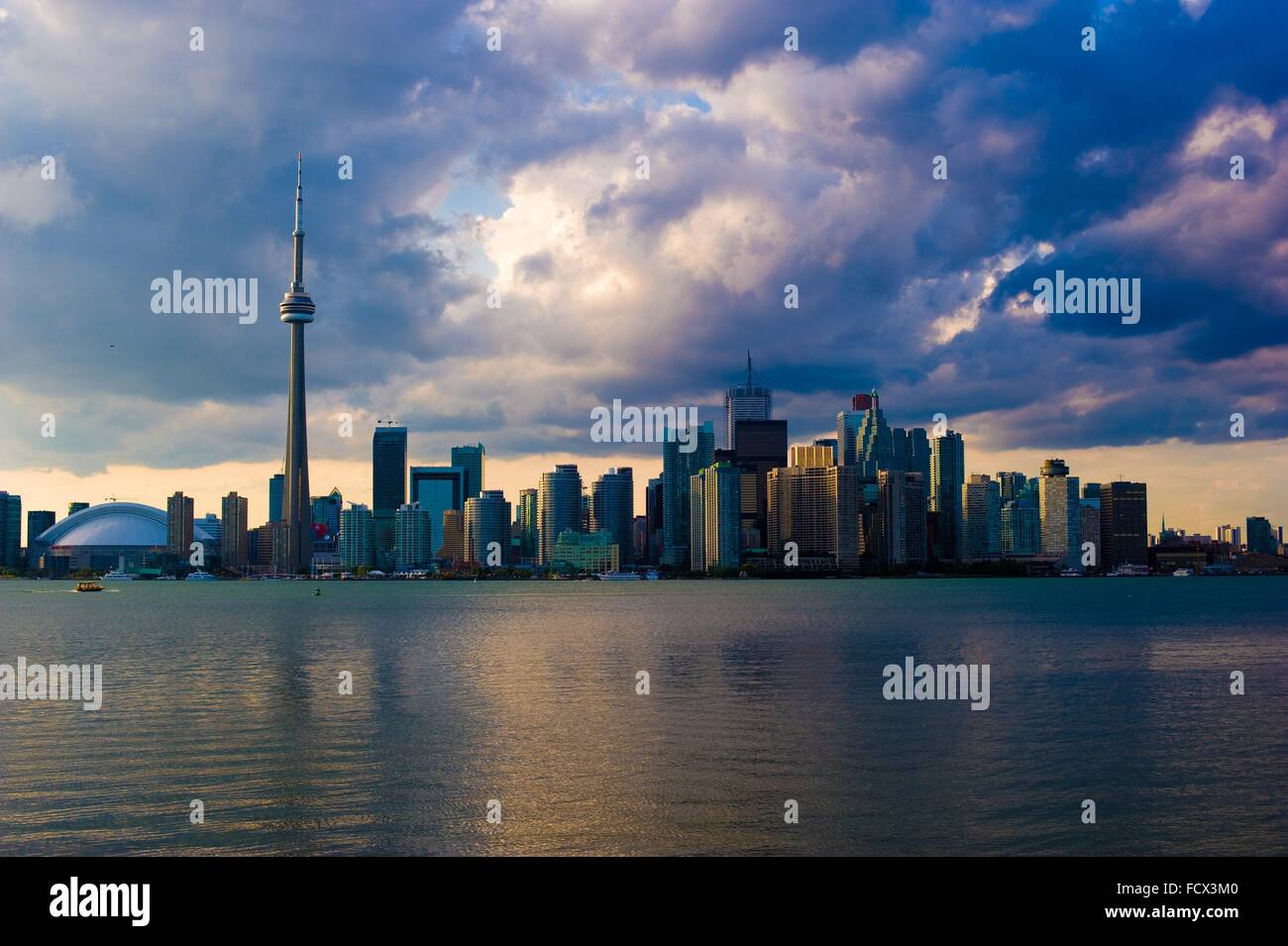 Toronto skyline at sunset Stock Photo - Alamy