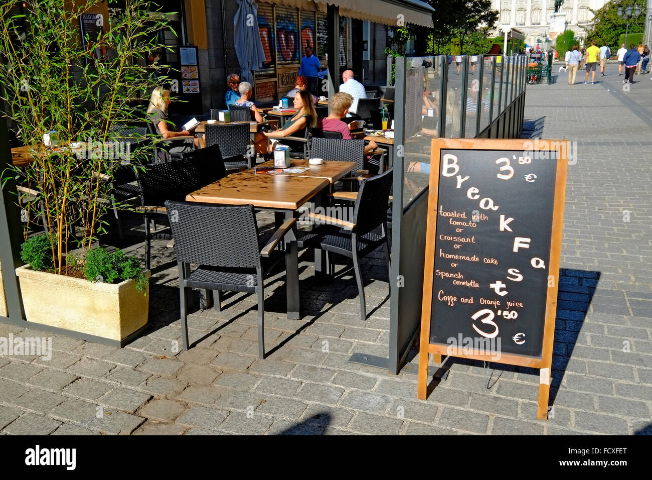 Outdoor Cafe Madrid Spain ES Stock Photo - Alamy