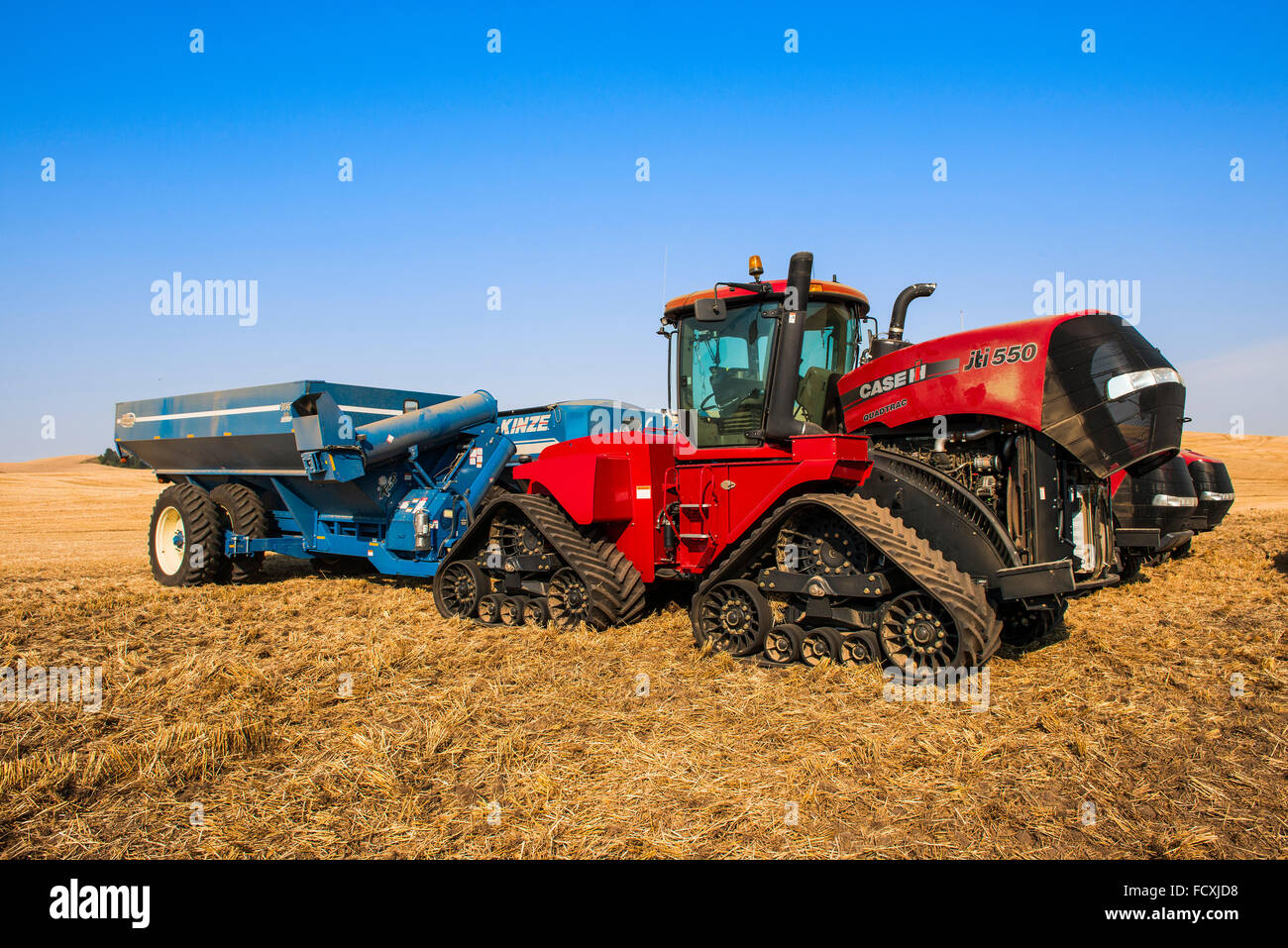 Grain harvest hi-res stock photography and images - Alamy