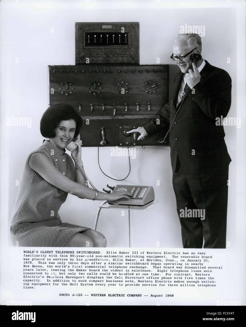 1962 - worlds oldest telephone switchboard Pac Bell © Keystone Pictures ...