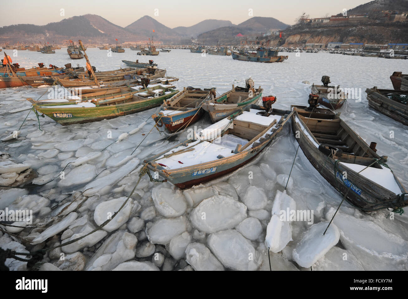Yantai fishing hi-res stock photography and images - Alamy
