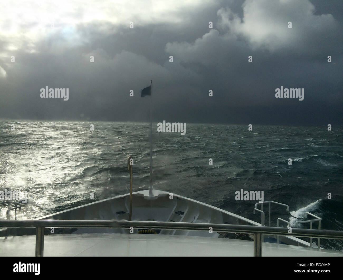 Sails under rain hi-res stock photography and images - Alamy