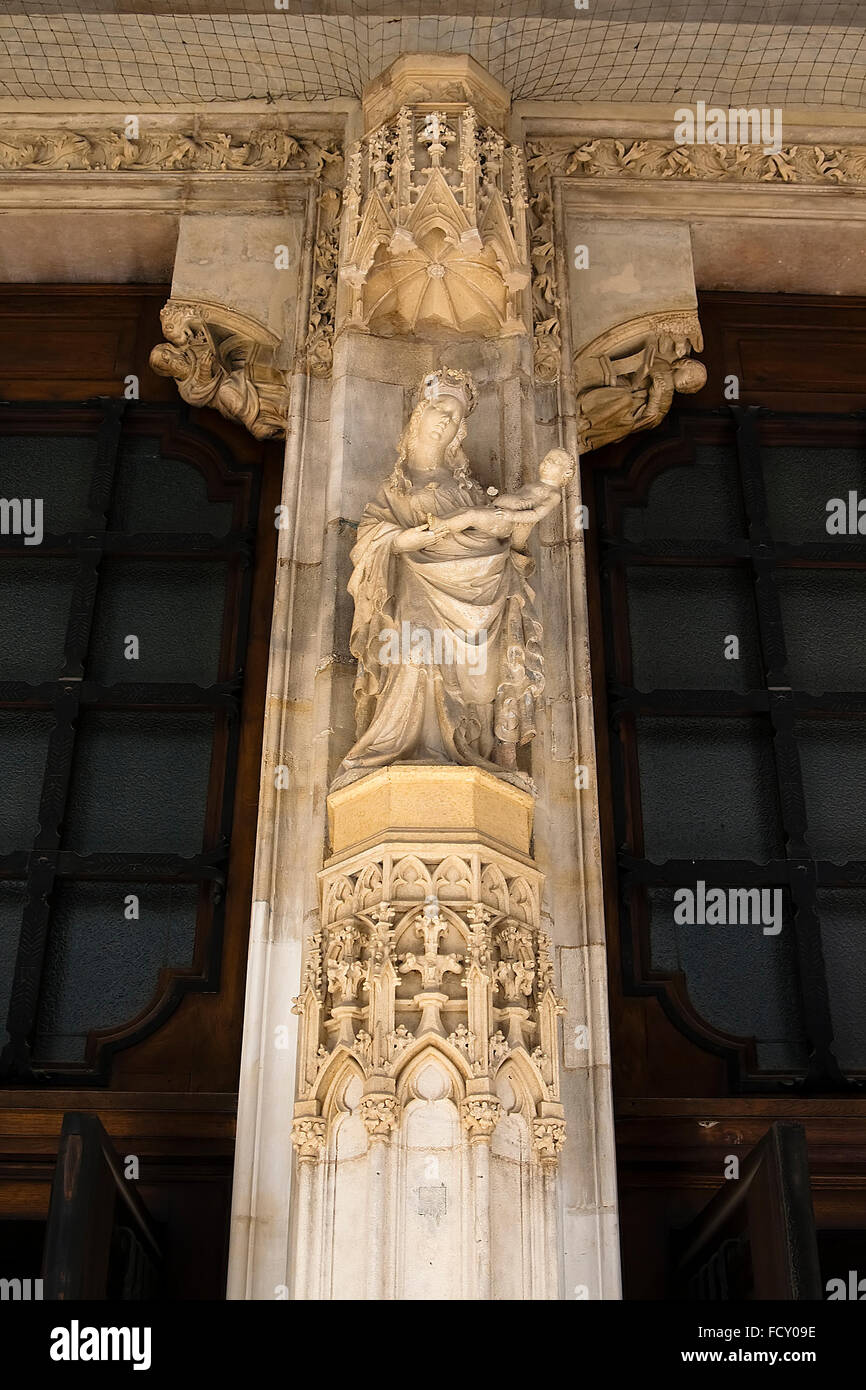 Vienna statue of jesus christ hi-res stock photography and images - Alamy