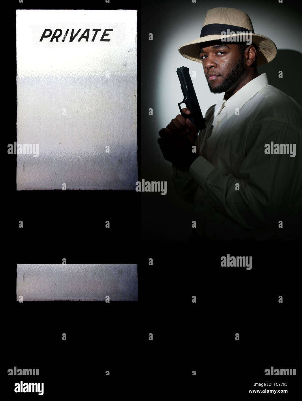 African american detective hi-res stock photography and images - Alamy