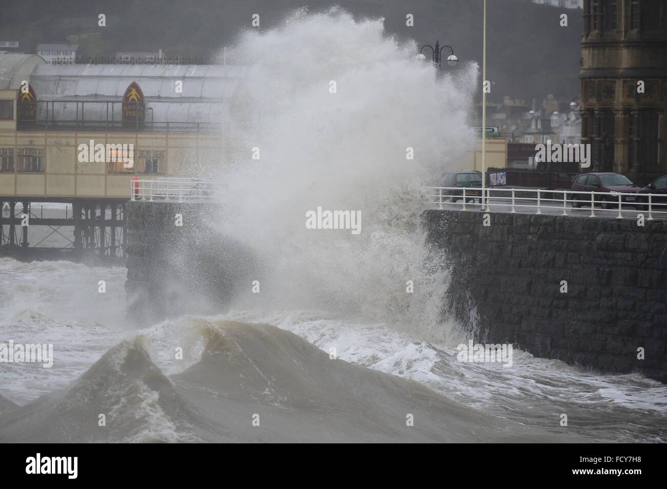 100mm of rain hi-res stock photography and images - Alamy