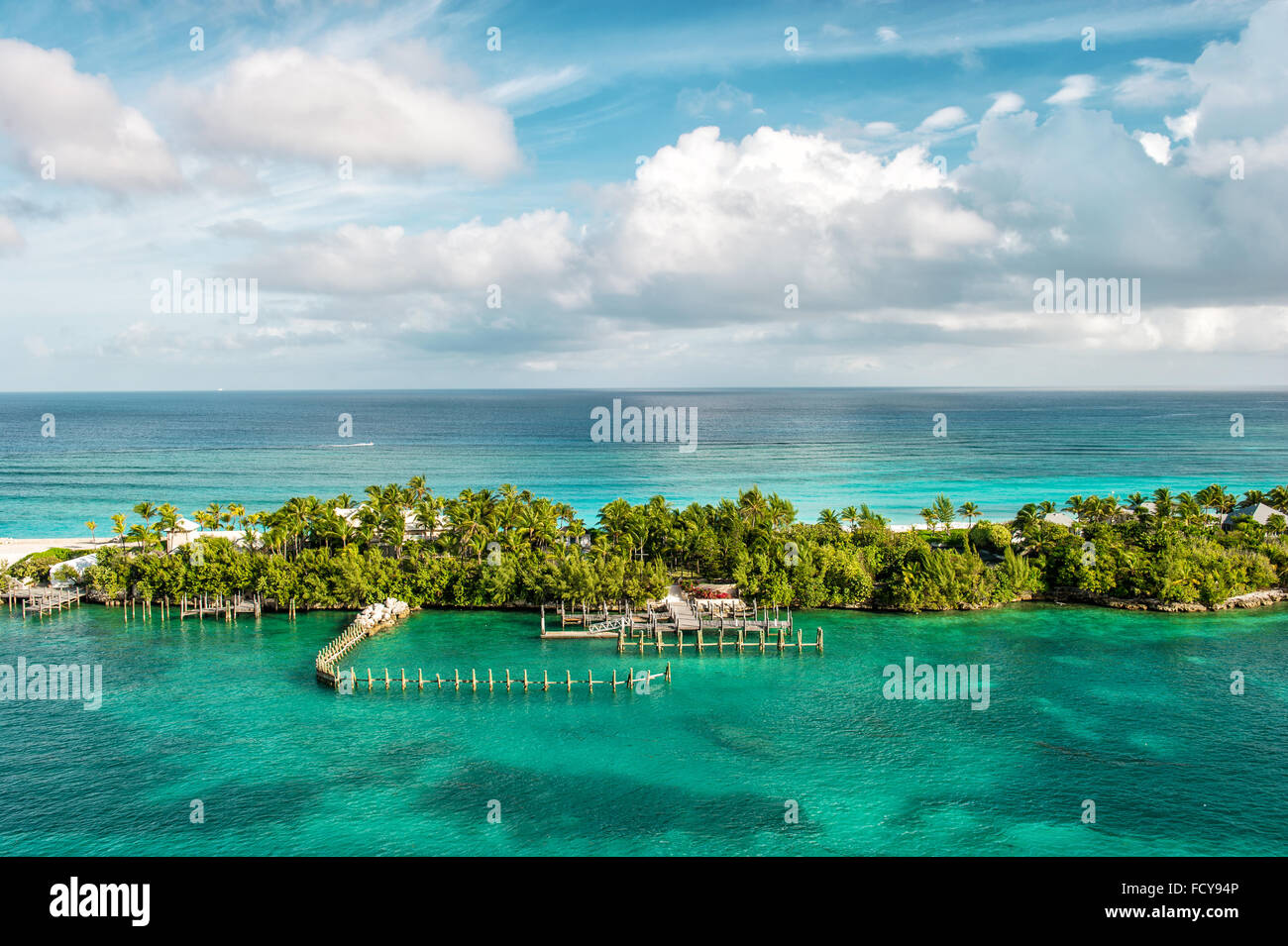 Turquoise sea and blue sky. Nature landscape Caribbean sea. Bahamas ...