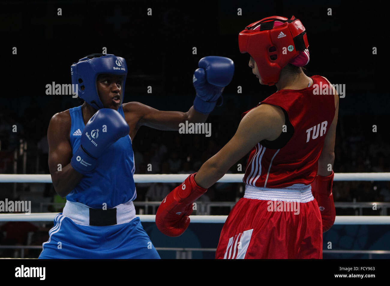 Nicola Adams (GBR) vs Elif Coskun (TUR). Women's Fly (48 - 51kg) Semi ...