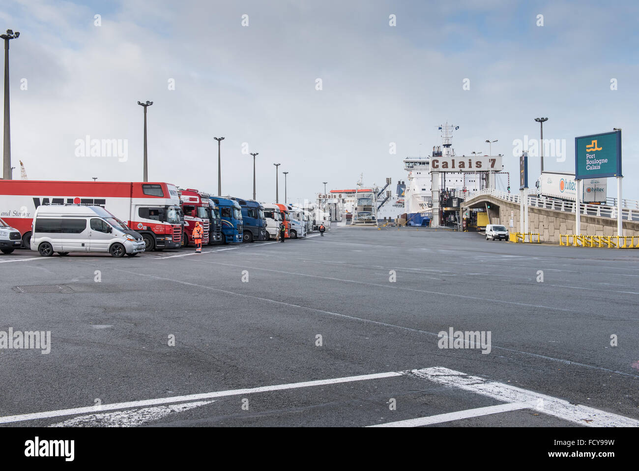 Calais ferry terminal hi-res stock photography and images - Alamy