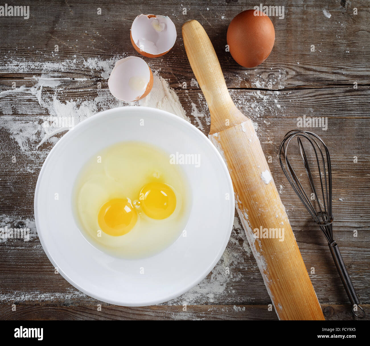 Eggshell table hi-res stock photography and images - Alamy