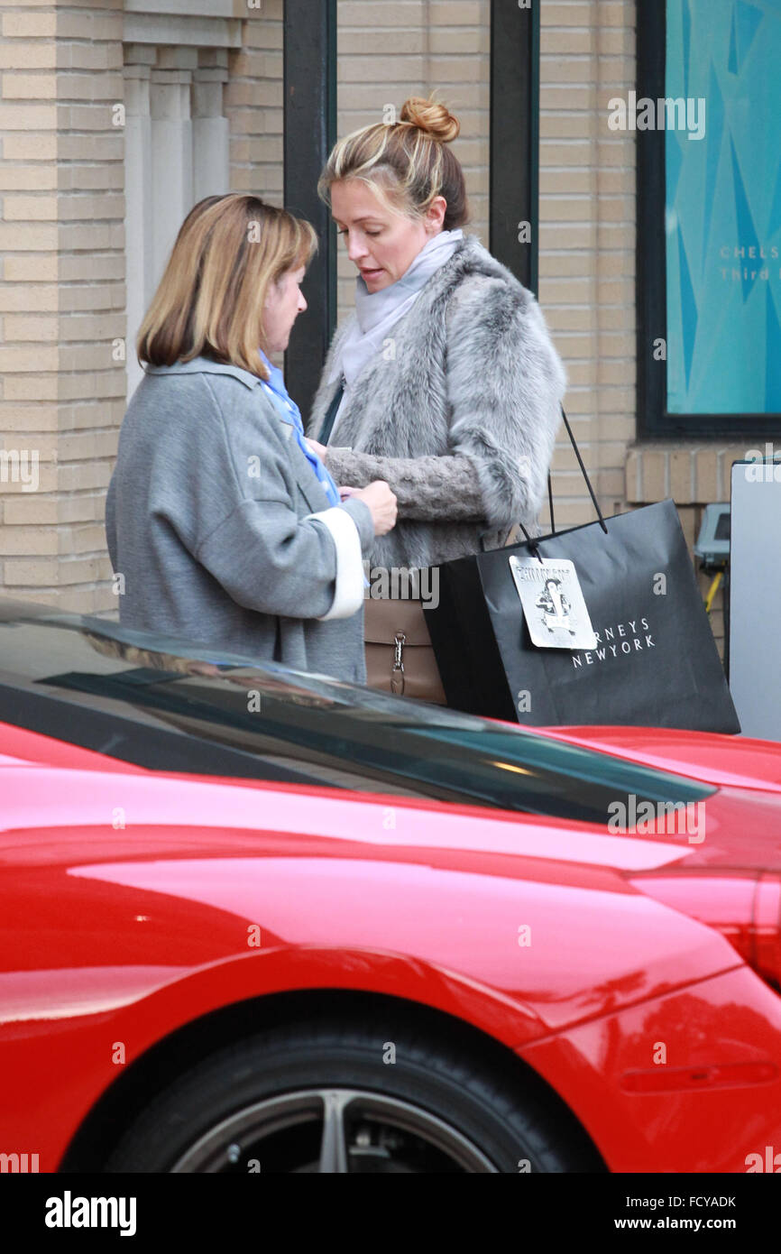 Pregnant Cat Deeley out on last minute christmas shopping at Barneys in ...