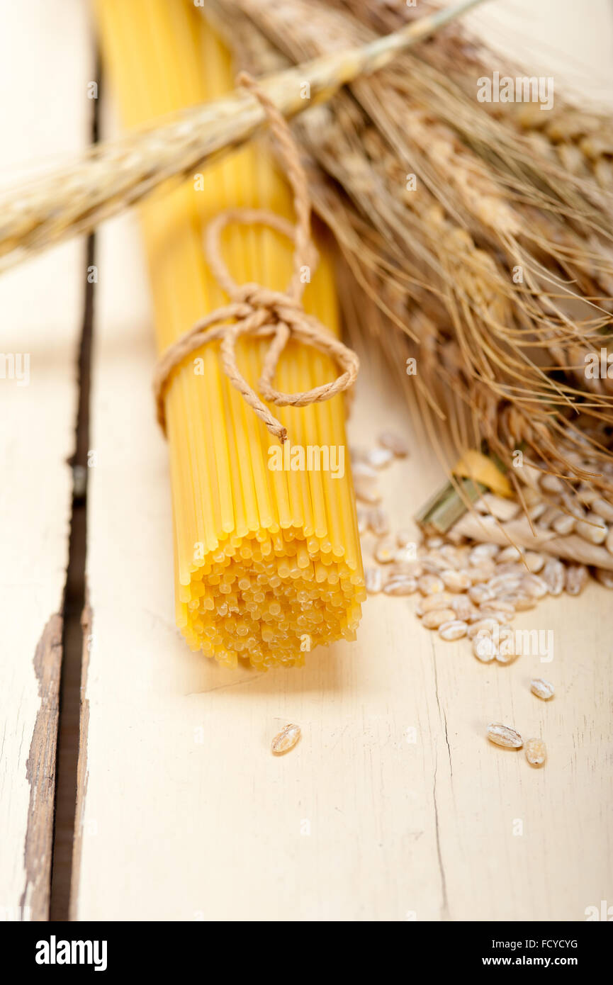 organic Raw italian pasta and durum wheat grains crop Stock Photo - Alamy