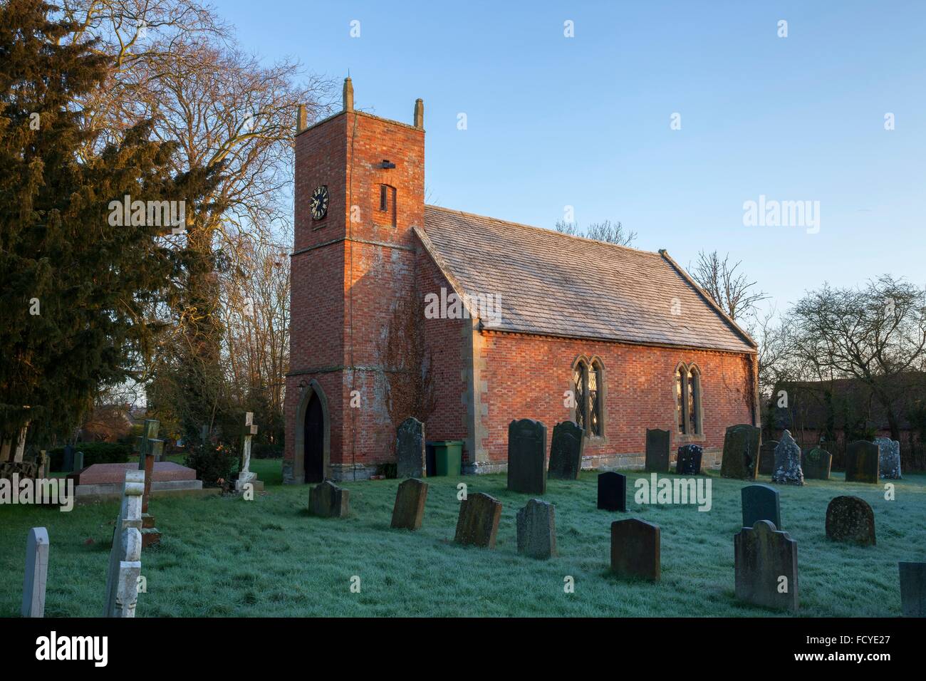 Small brick cottage hi-res stock photography and images - Alamy