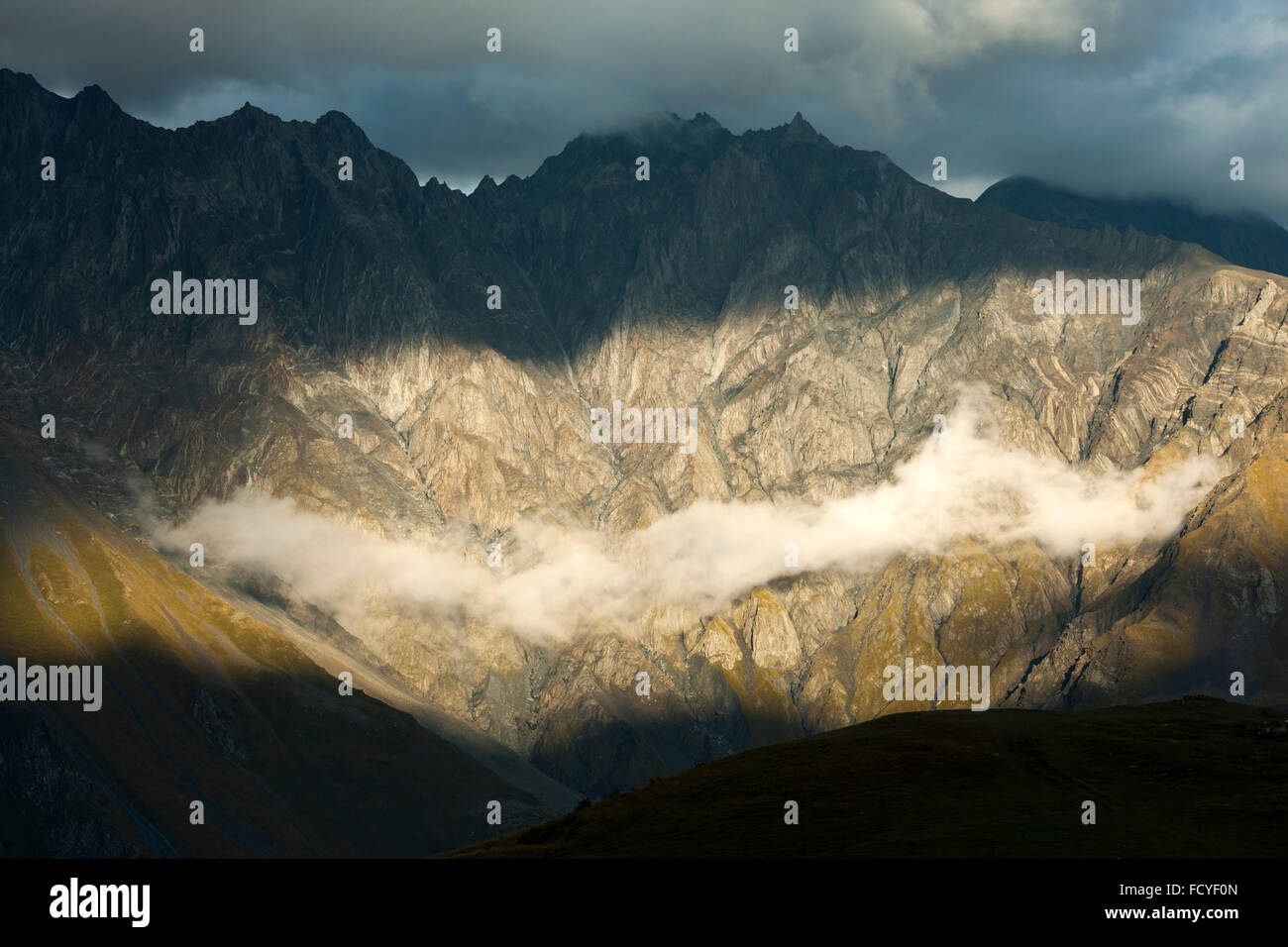Gebirgszug hi-res stock photography and images - Alamy