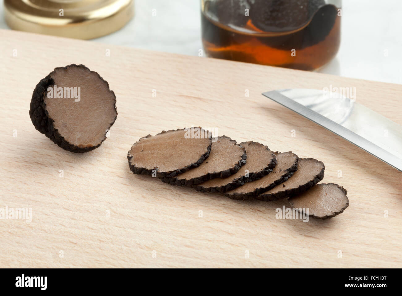 Black summer truffle hi-res stock photography and images - Alamy