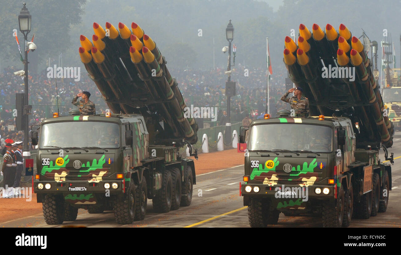 New Delhi. 26th Jan, 2016. Self-propelled rocket launchers of Indian ...