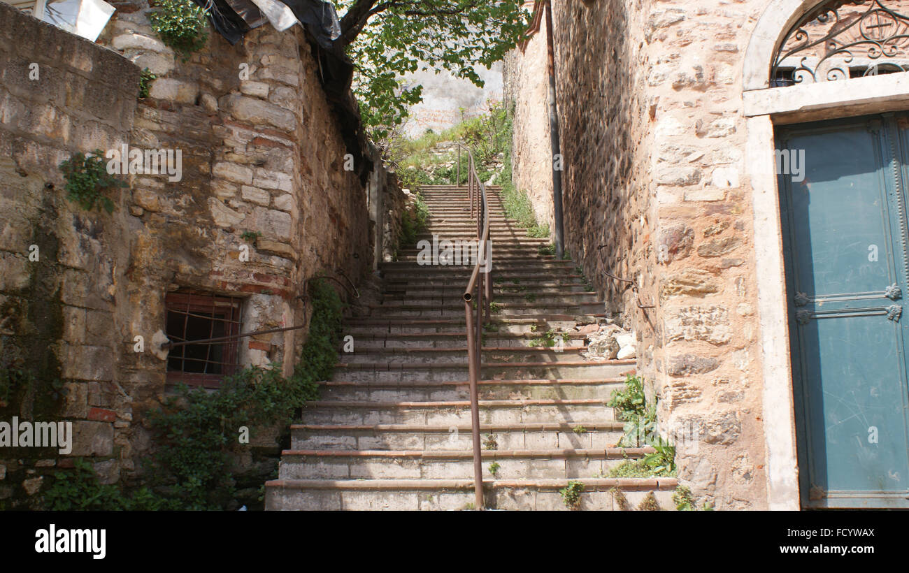 A stone stairway and old door in Istanbul, Fatih, Balat Stock Photo - Alamy