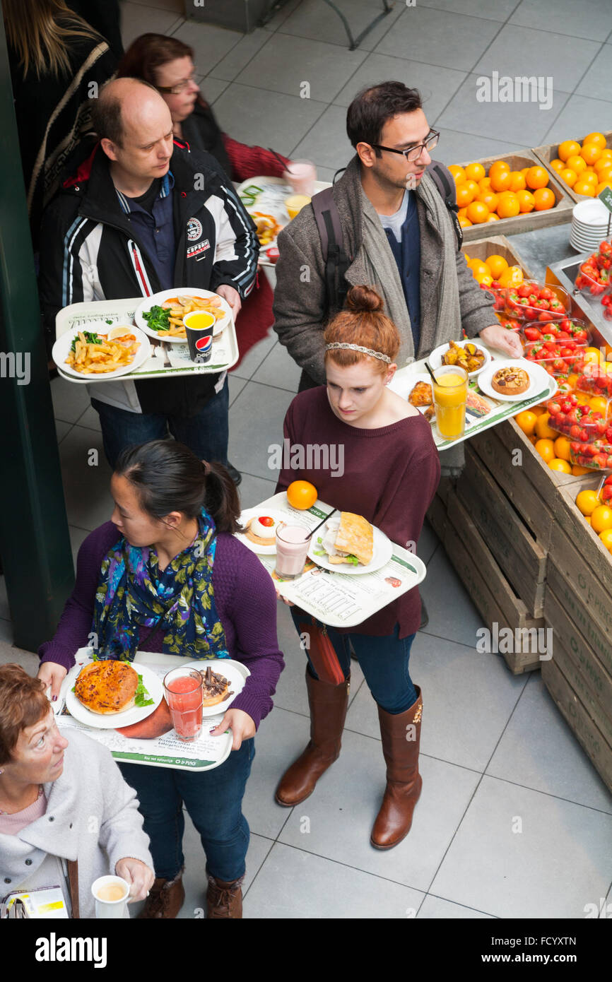 Customers serve themselves & queue to pay; La Place self-service food ...