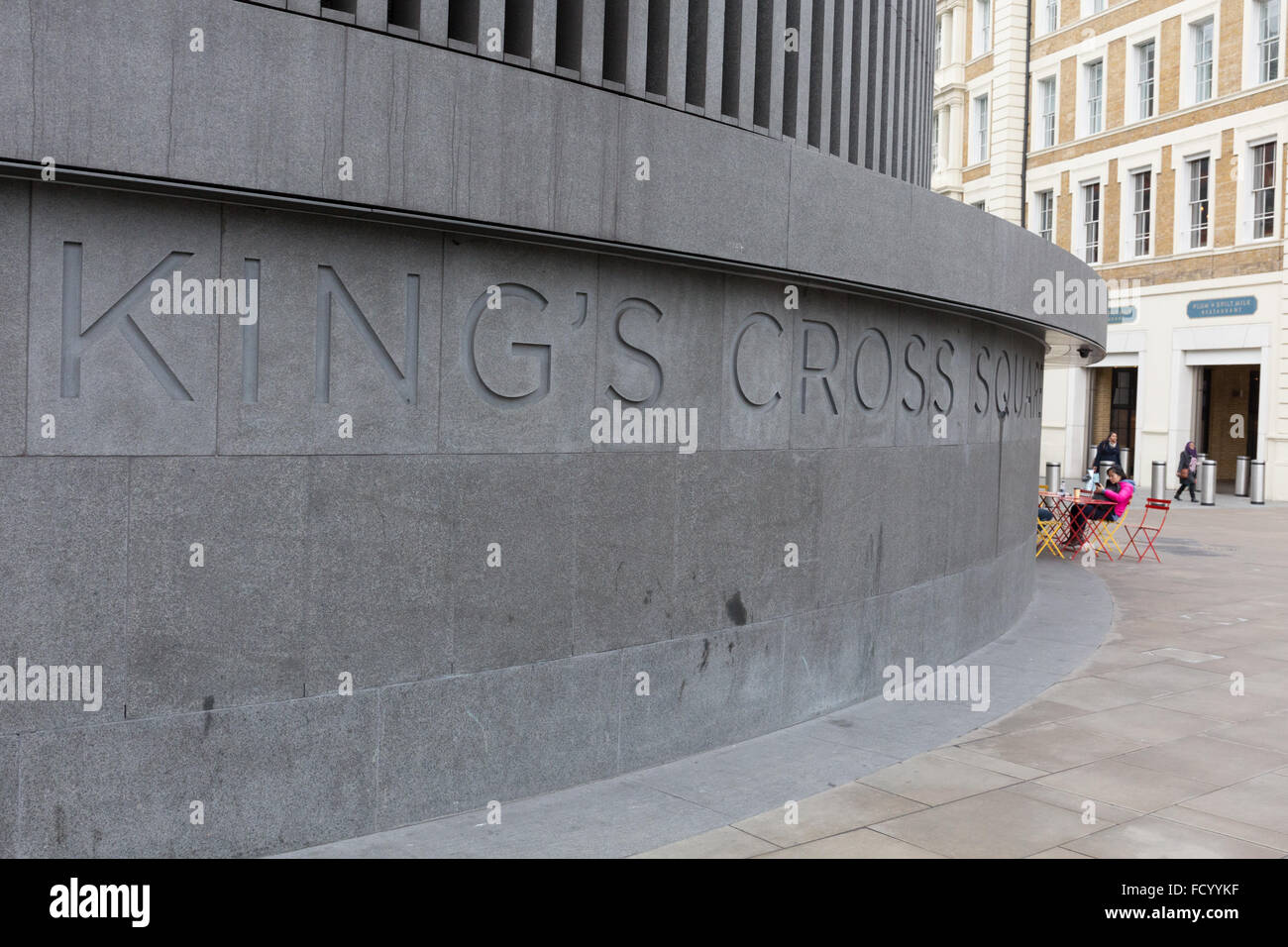 Kings cross square outside railway hi-res stock photography and images ...