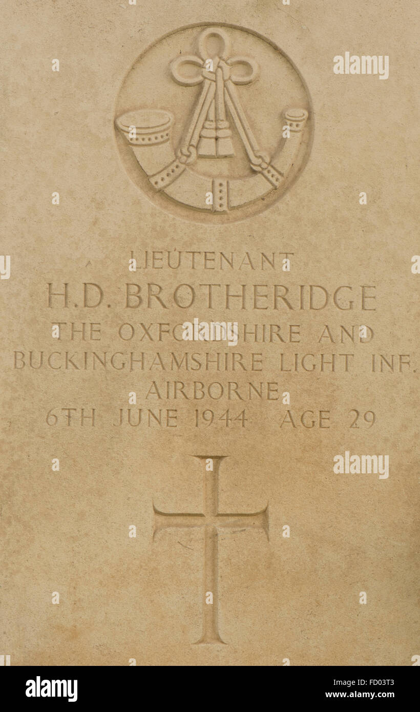 Headstone inscription hi-res stock photography and images - Alamy