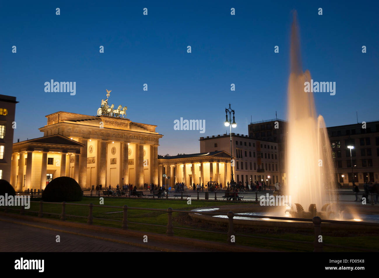 Berlin nigh lights hi-res stock photography and images - Alamy