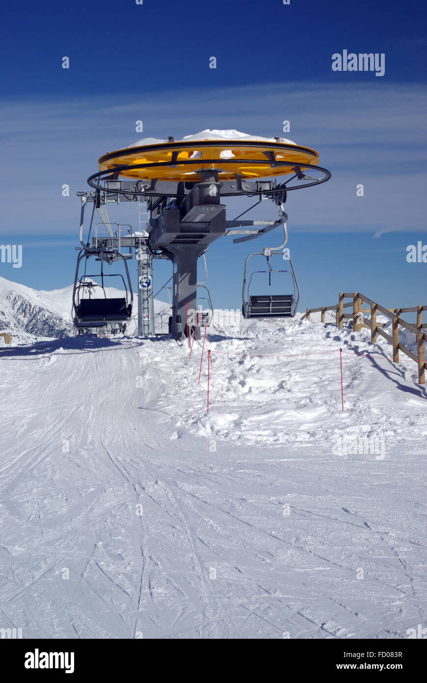 Elevator lift mountains holiday hi-res stock photography and images - Alamy