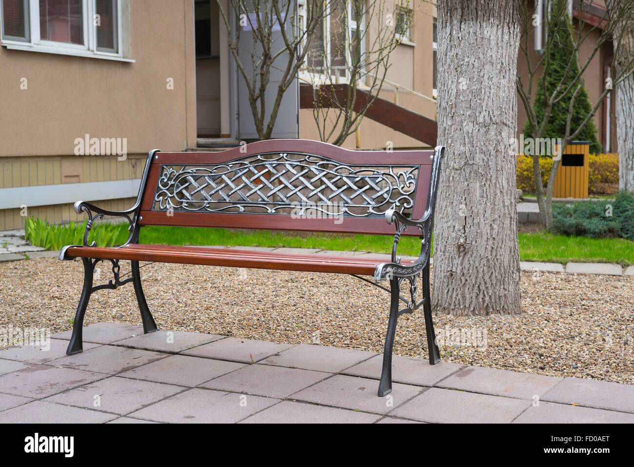Bench in front of house hi-res stock photography and images - Alamy