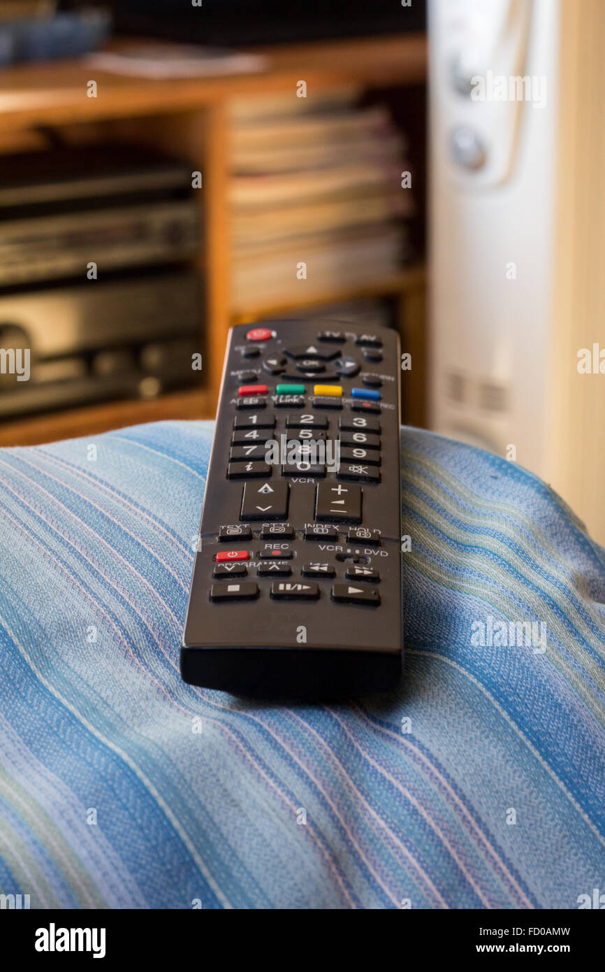 Controller couch hi-res stock photography and images - Alamy