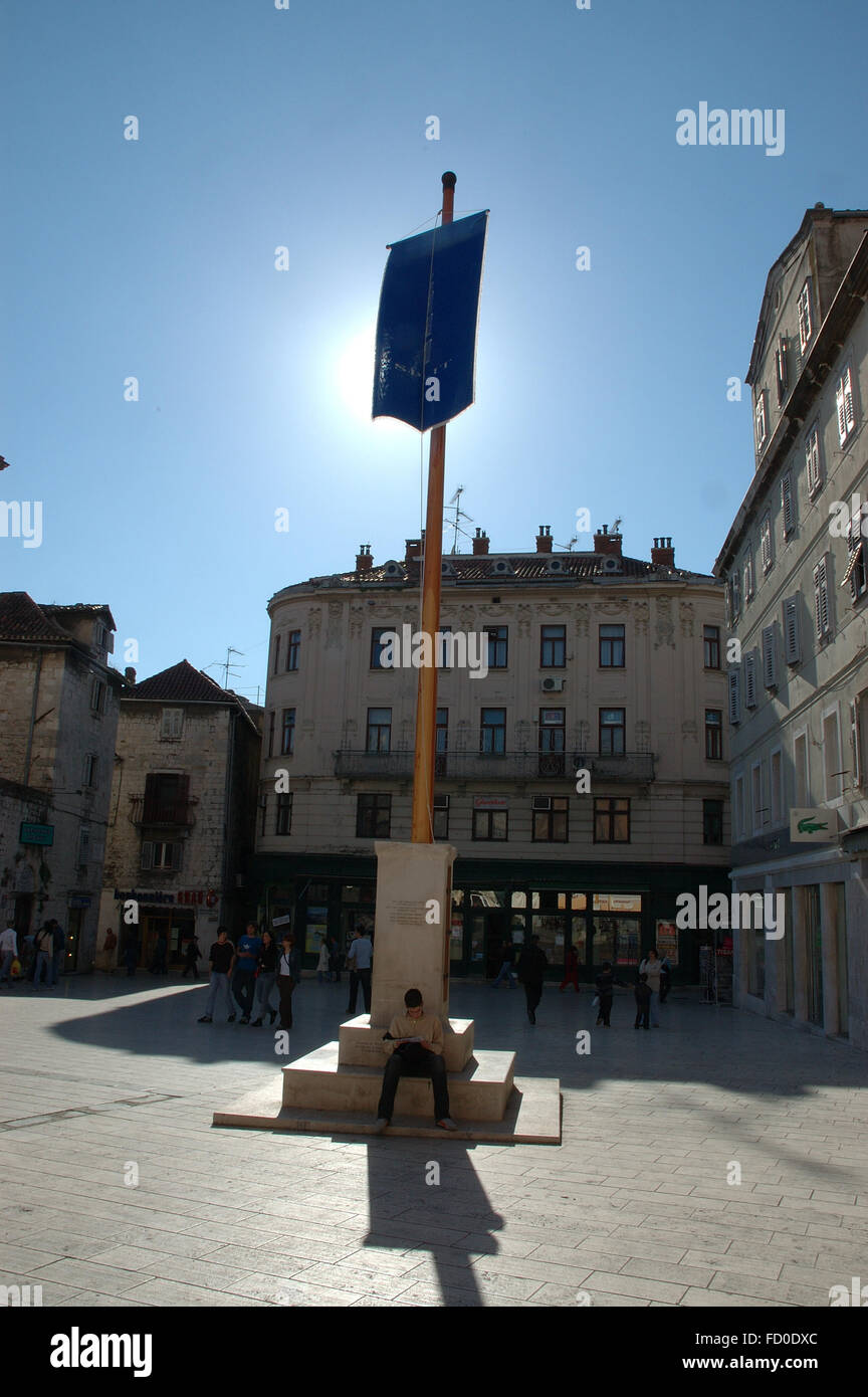 Medieval flag pole hi-res stock photography and images - Alamy