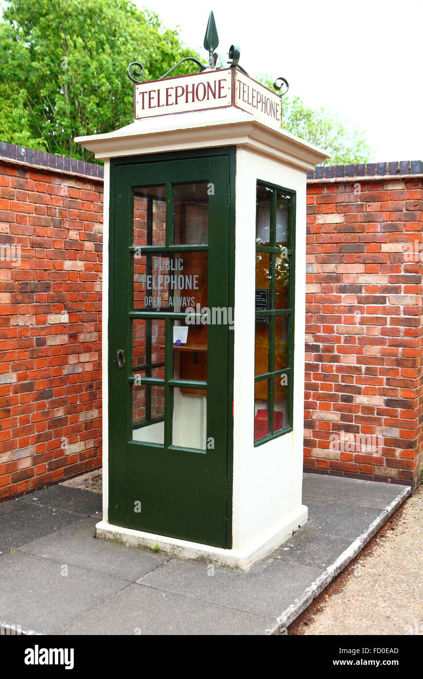 Historic Britain, British buildings, public telephone boxes and ...