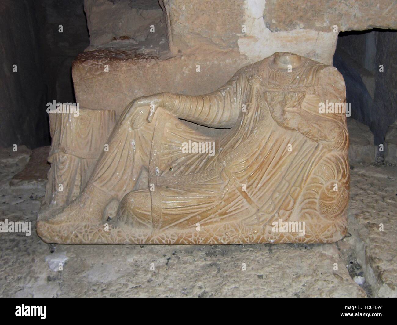 Figure reclining on couches hi-res stock photography and images - Alamy