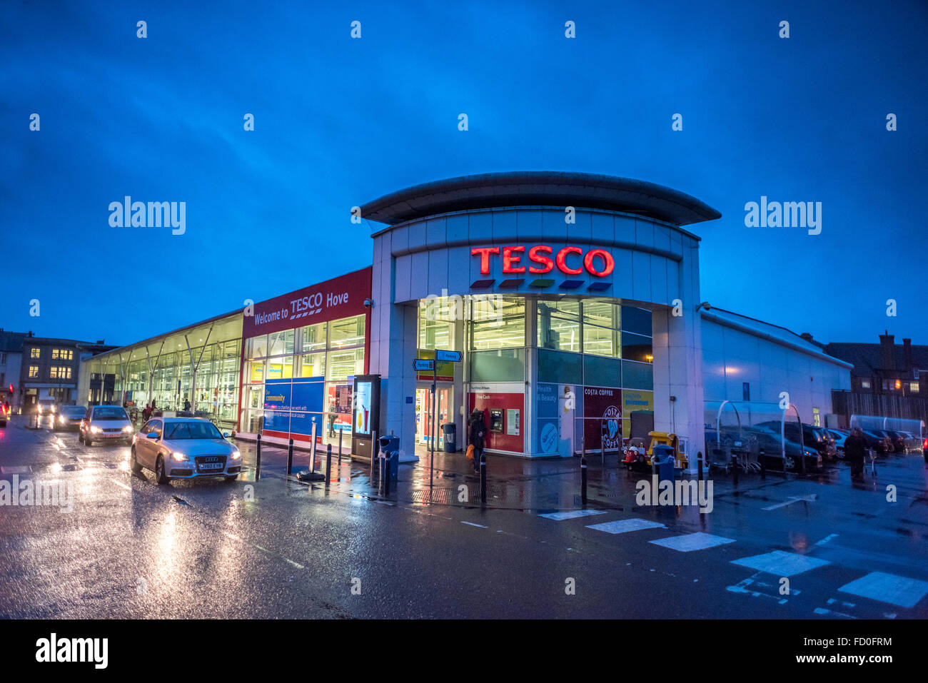 Tesco superstore hi-res stock photography and images - Alamy