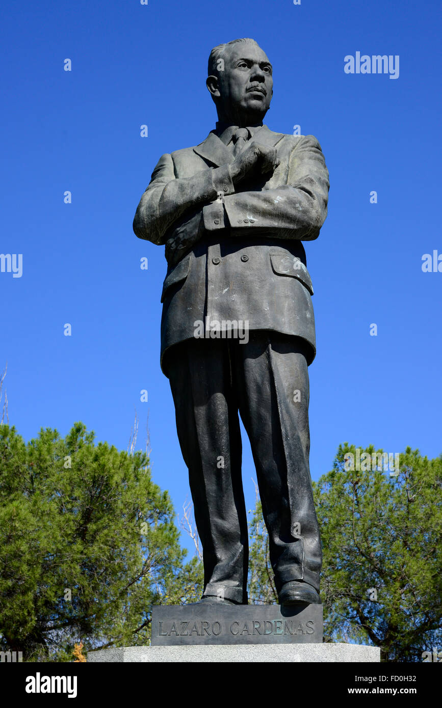 Lázaro cárdenas statue hi-res stock photography and images - Alamy