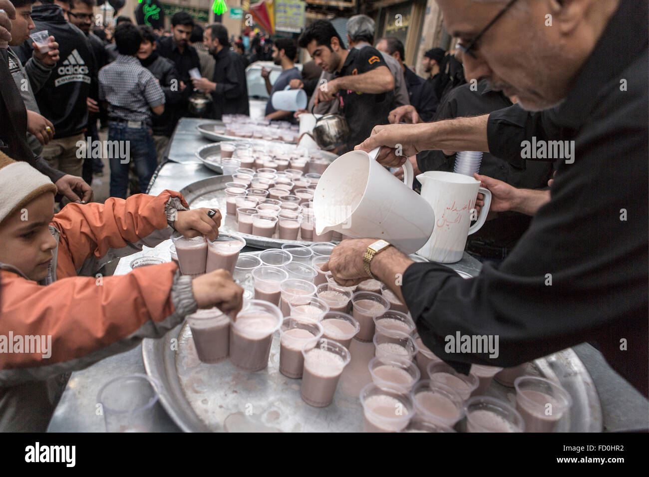 Nazri during Ashura ritual in Kashan, Iran Stock Photo - Alamy