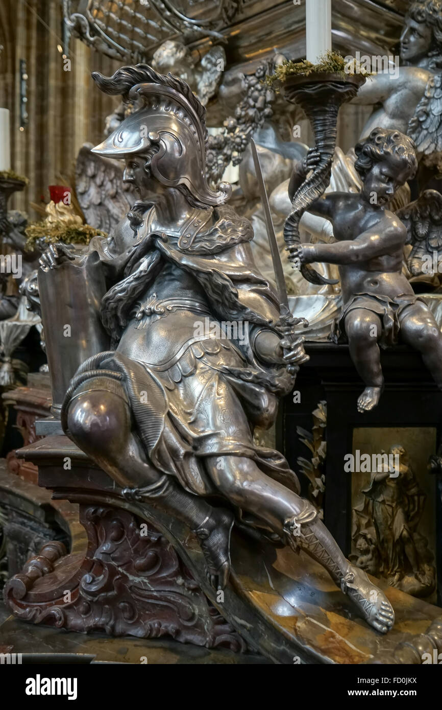 Tomb of saint john of nepomuk hi-res stock photography and images - Alamy