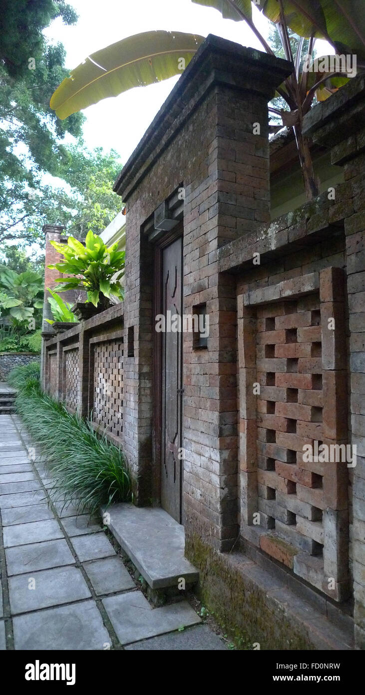 Path gate in bali hi-res stock photography and images - Alamy