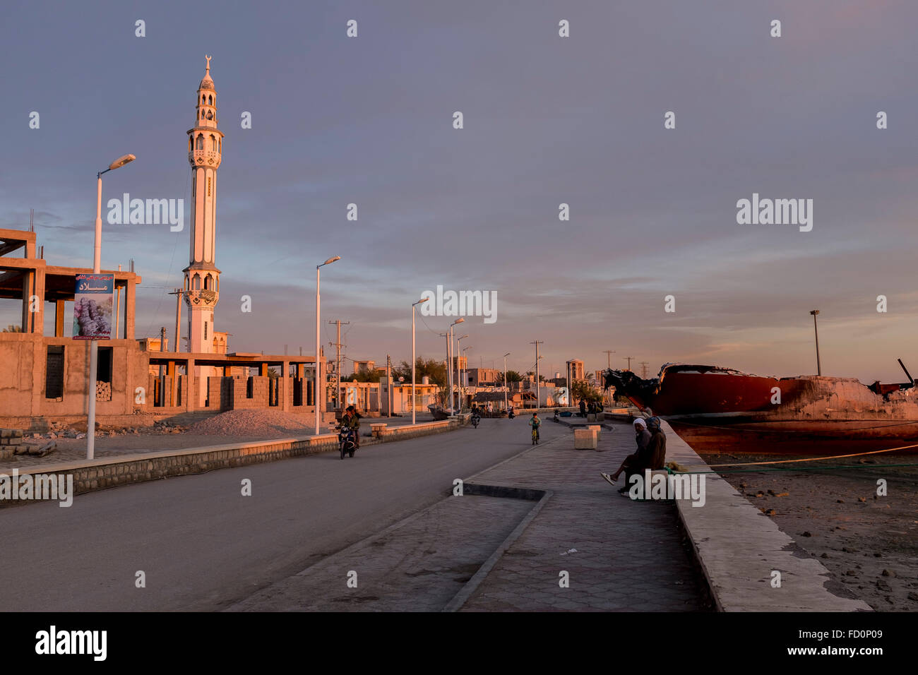 Sunset, Laft, Qeshm, Hormozgan, Iran, Fishing, Mosque Stock Photo - Alamy