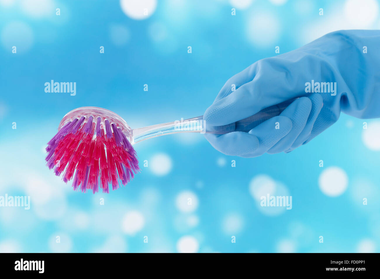 Hand holding make up brush hi-res stock photography and images - Alamy