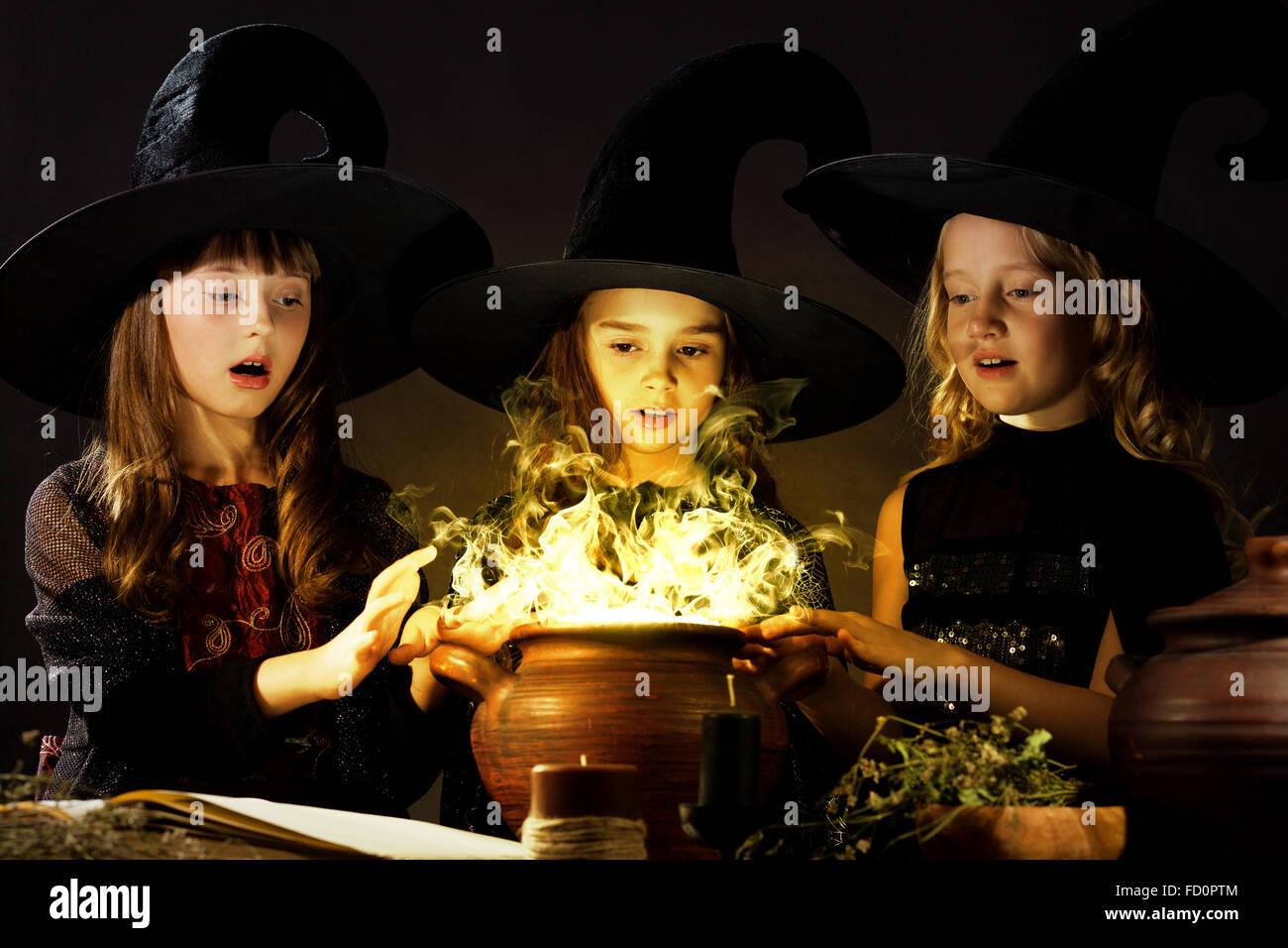 Three little witches hi-res stock photography and images - Alamy