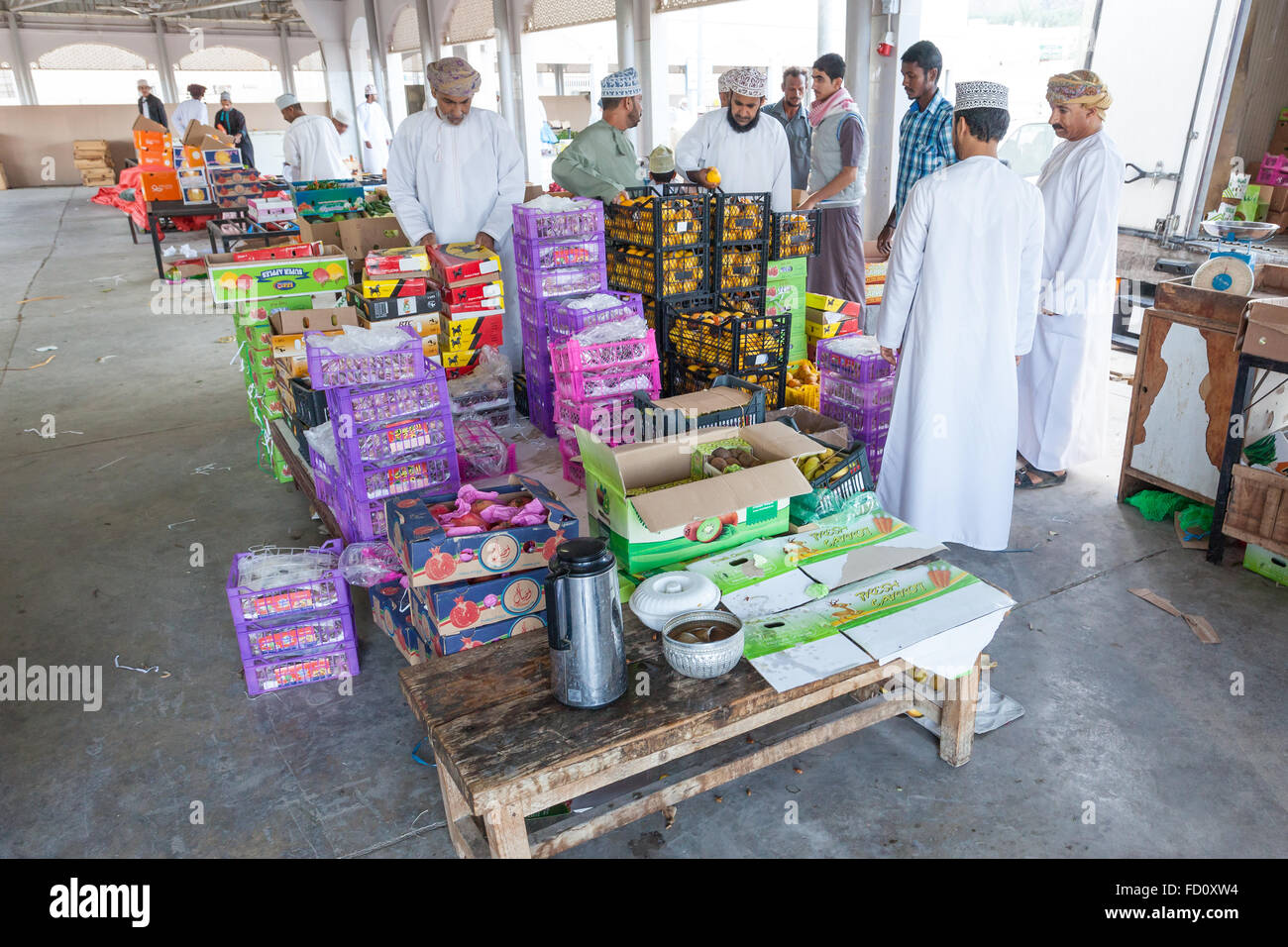 Omani men hi-res stock photography and images - Alamy