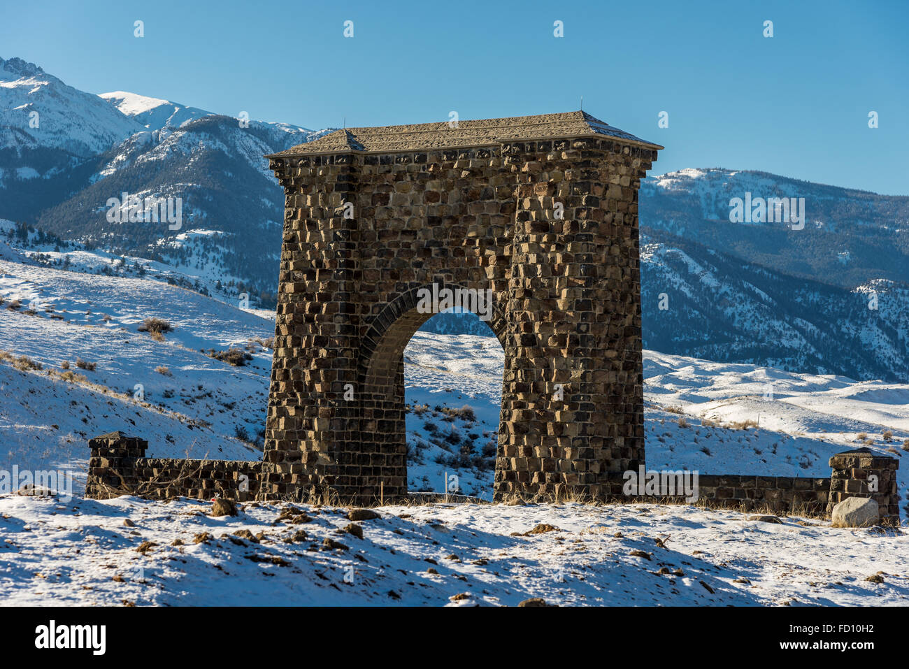 The Roosevelt Arch at the North Entrance. Yellowstone National Park ...