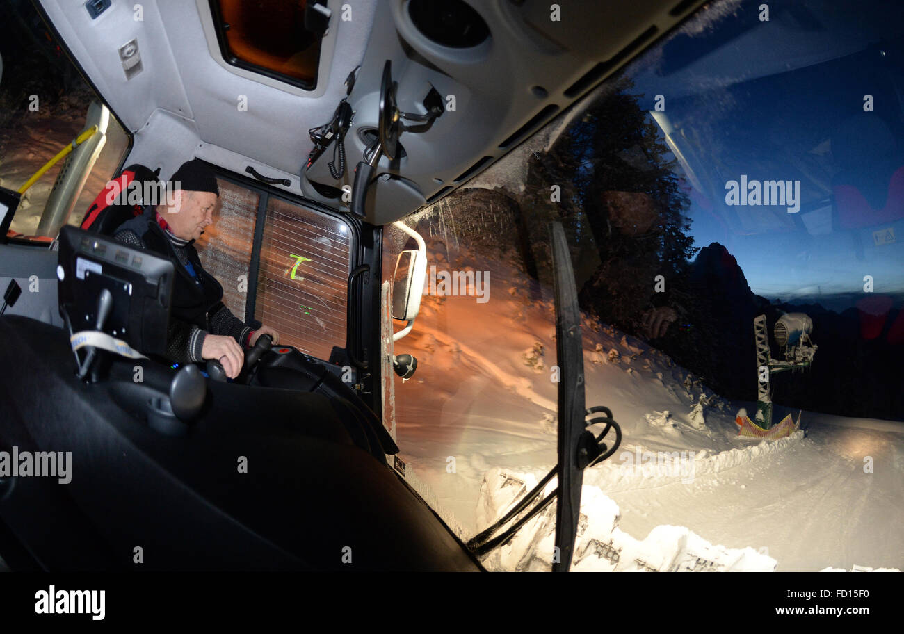 Garmisch-Partenkirchen, Germany. 18th Jan, 2016. Piste basher driver ...