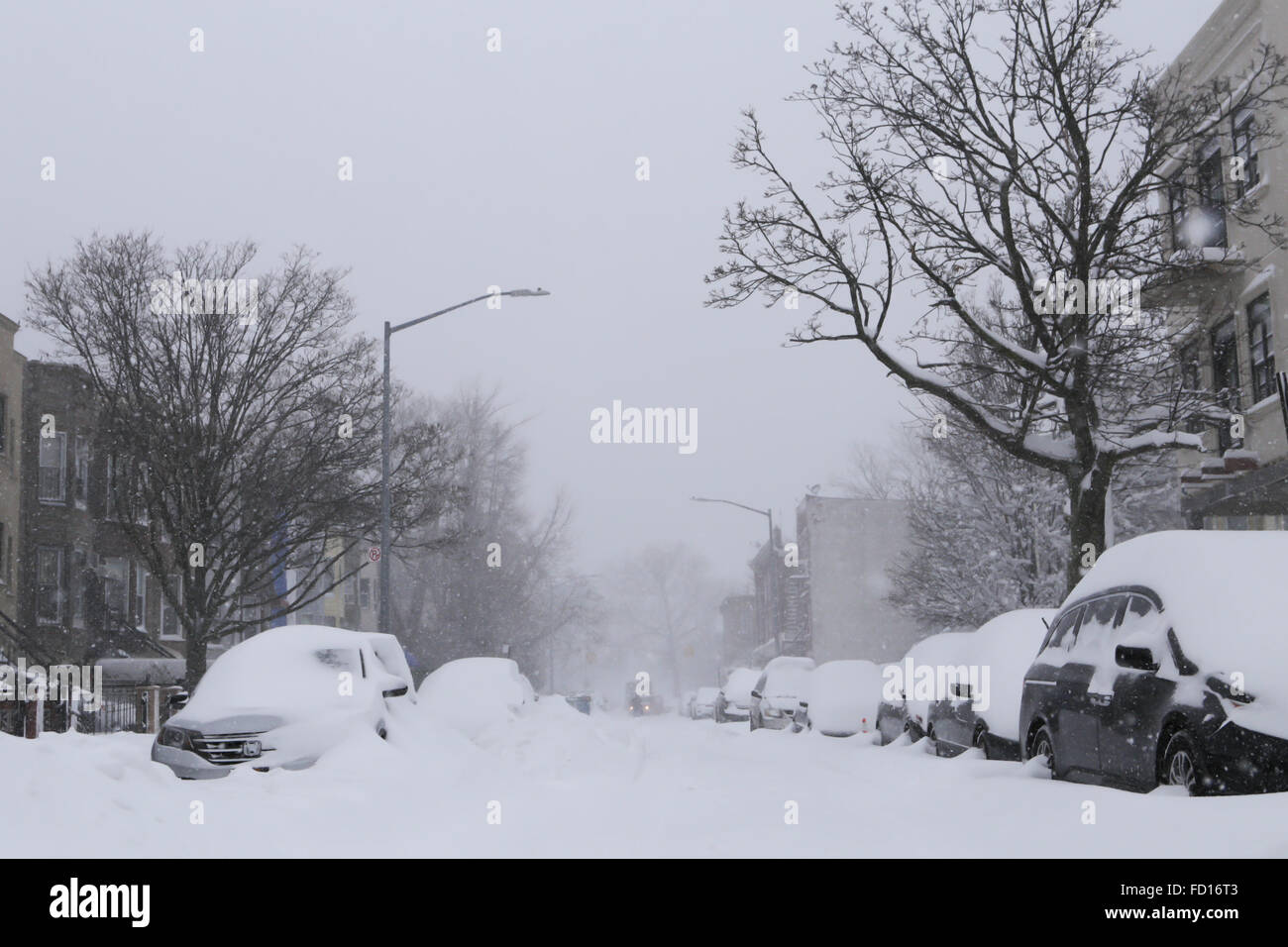 Snow accumilation hi-res stock photography and images - Alamy