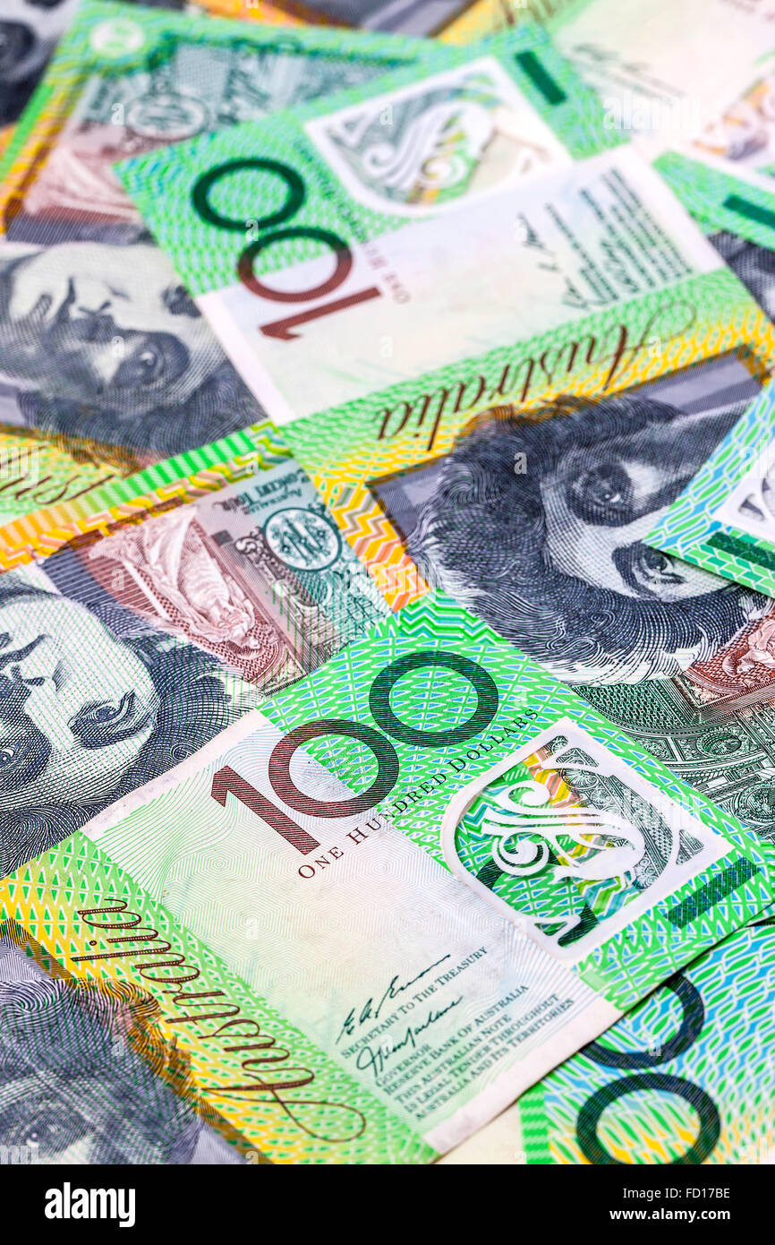 Currecny - Australian one hundred dollar notes ($100 Stock Photo - Alamy