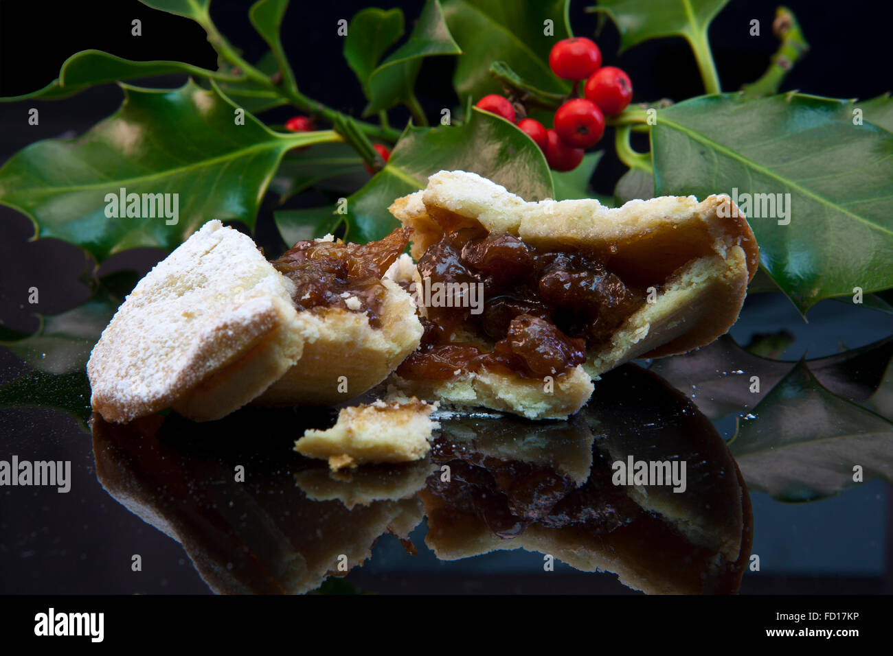Mince pie hi-res stock photography and images - Alamy