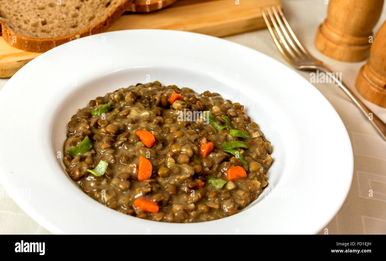 Traditional lens hi-res stock photography and images - Alamy